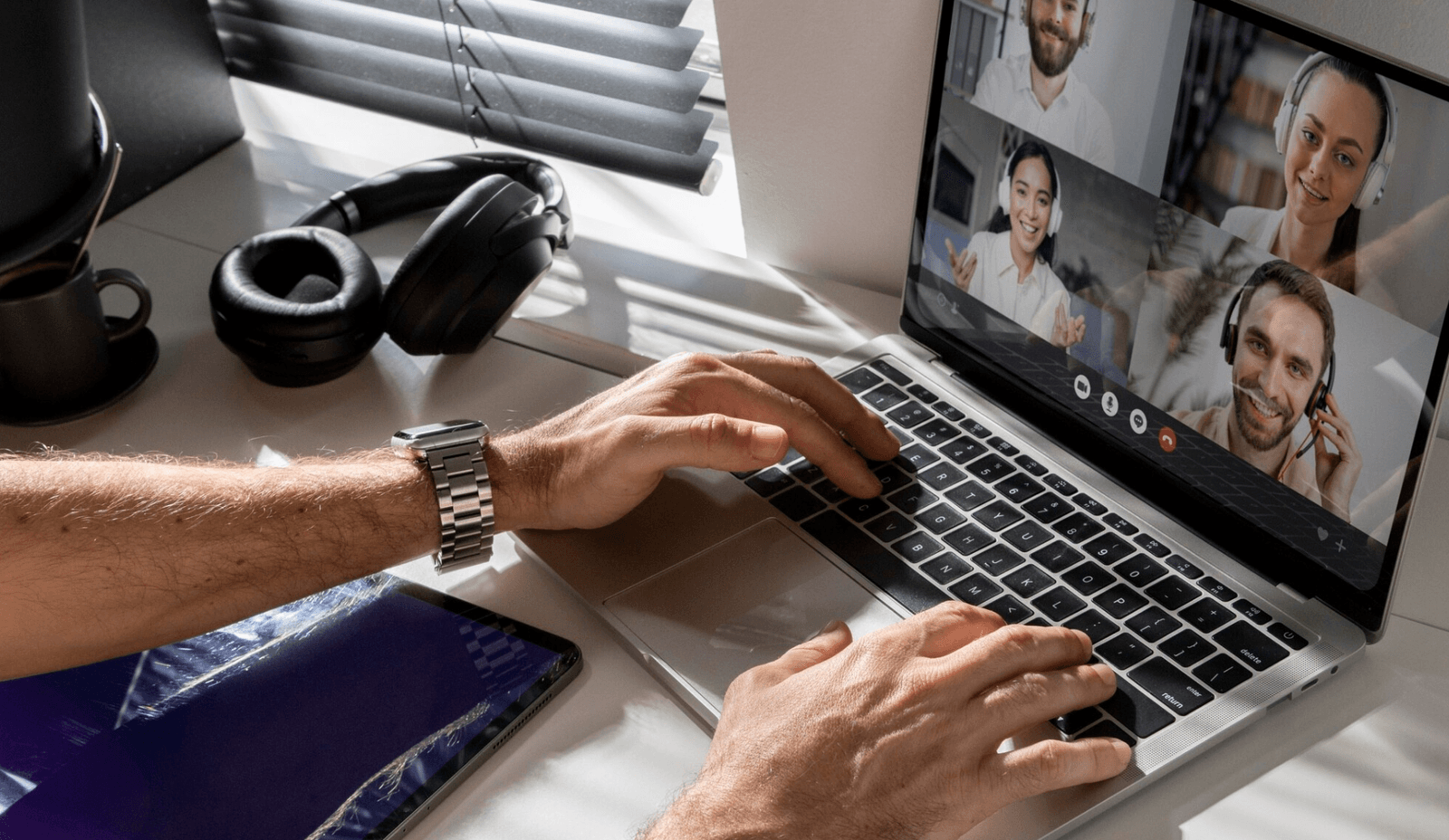 Mengenal Jenis-Jenis Kerja Remote: FWA, WFH, WFA, FWH dan Cara Meningkatkan Produktivitasnya